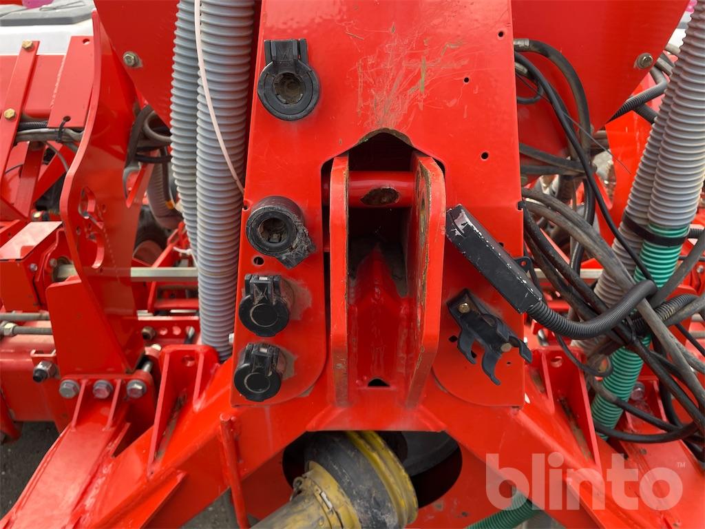Maislegegerät - 2005 Kuhn Maxima | Blinto