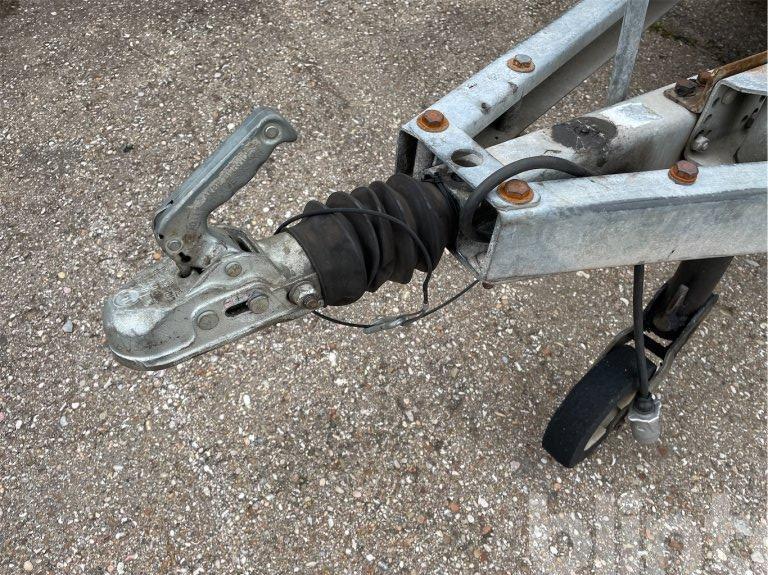 Fahrzeuge andere - 2002 Saris Typ: F30 Rail | Blinto