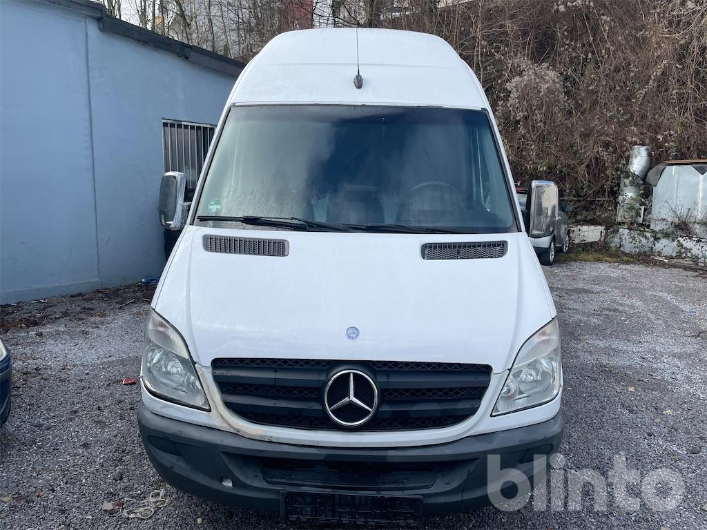 Kurier / Lieferwagen - 2012 Mercedes Sprinter Long | Blinto
