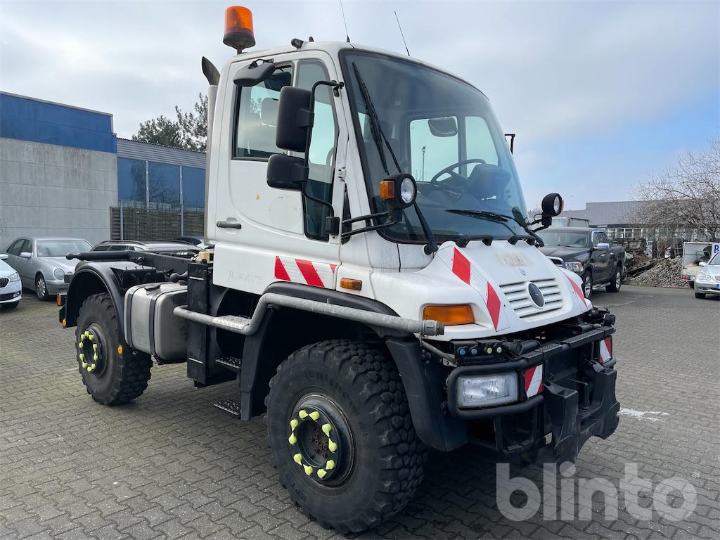 Unimog - Mercedes Unimog 405/12 U400 | Blinto