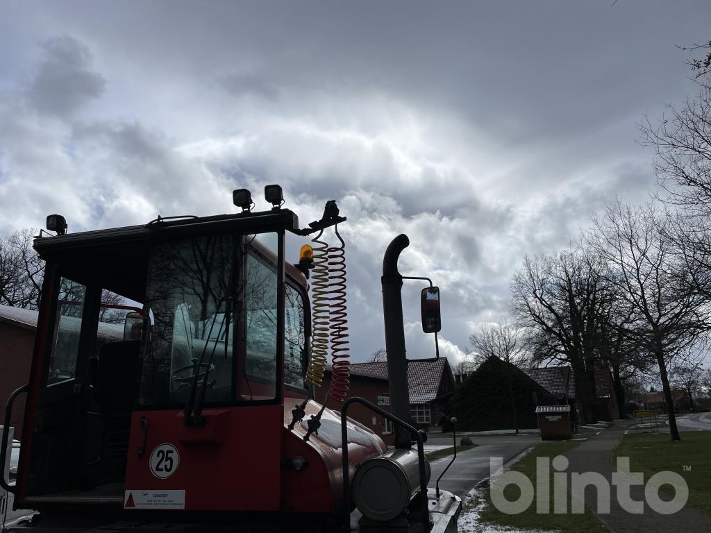TERMINALZUGMASCHINE - 2007 Kalmar Terberg TT 618 iA RORO | Blinto
