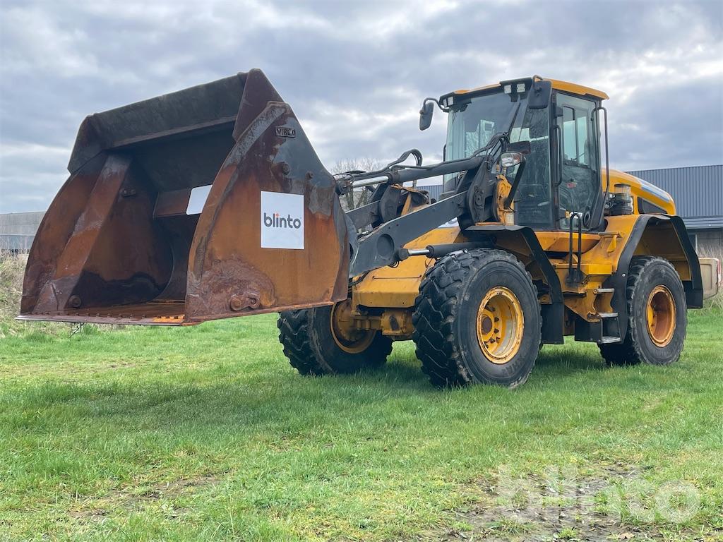 Radlader - 2016 JCB 427 HT T4F | Blinto